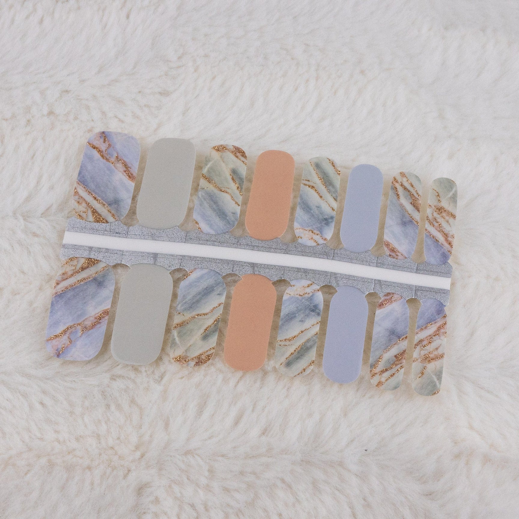 Manucure Acacia avec les Stickers pour ongles TheNailsAngels