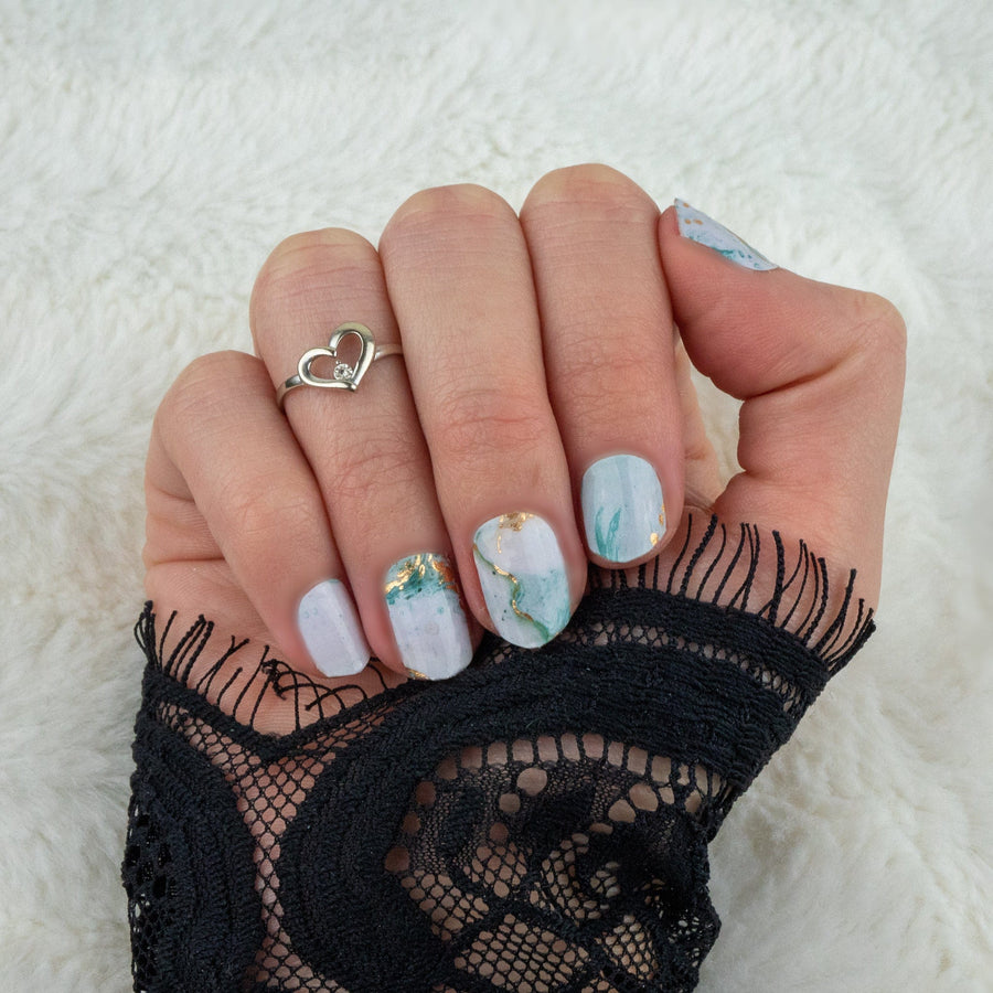 Manucure Monet avec les Stickers pour ongles TheNailsAngels